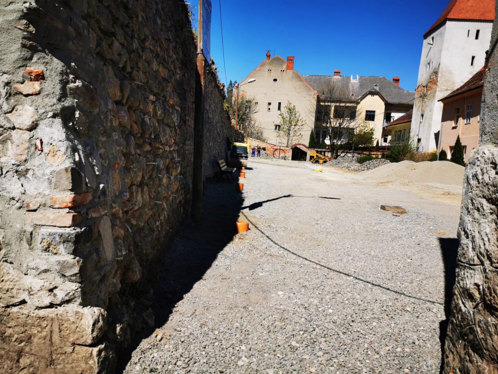 Brașovul are o nouă piață în Centrul Istoric. Numele ar putea fi ...